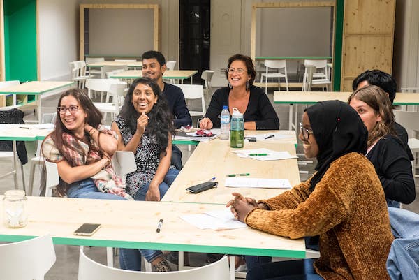 Be a buddy - Help others learn a language | SPEAK