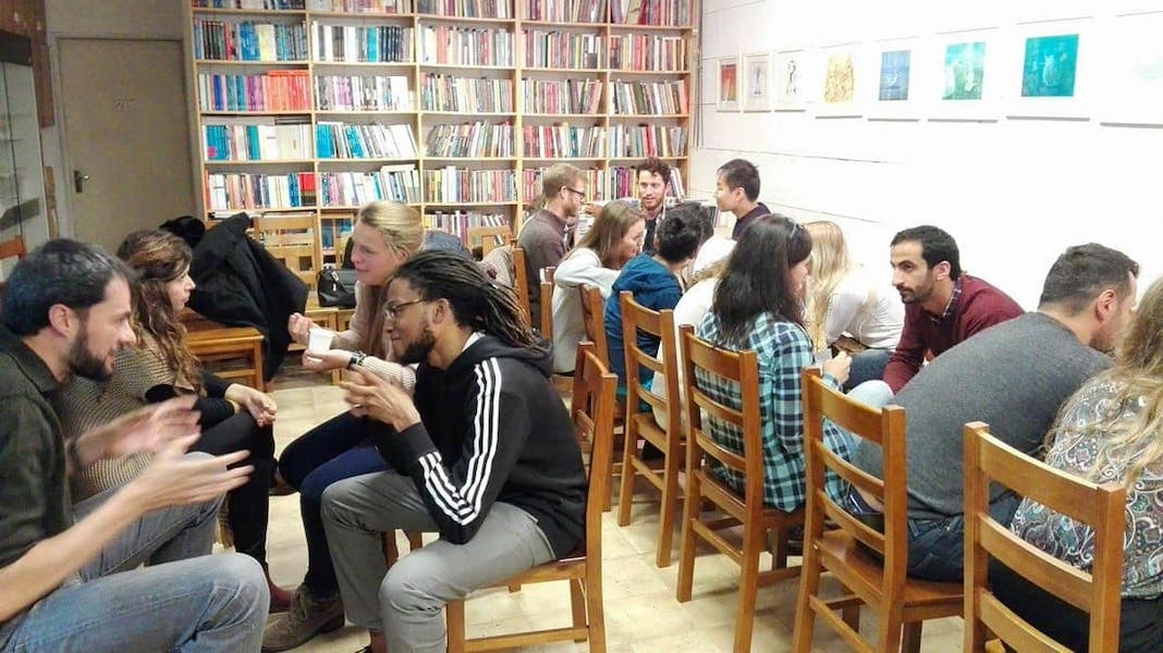 Have fun in language groups - In-person | SPEAK